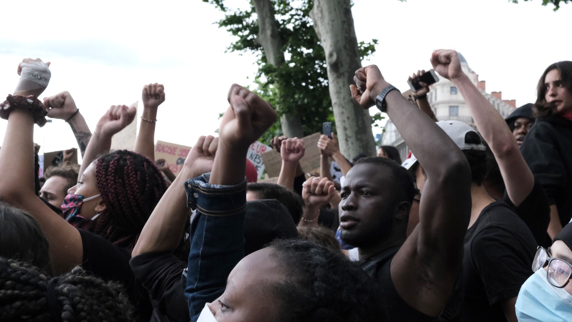 How Black communities cope with trauma triggered by police brutality ...
